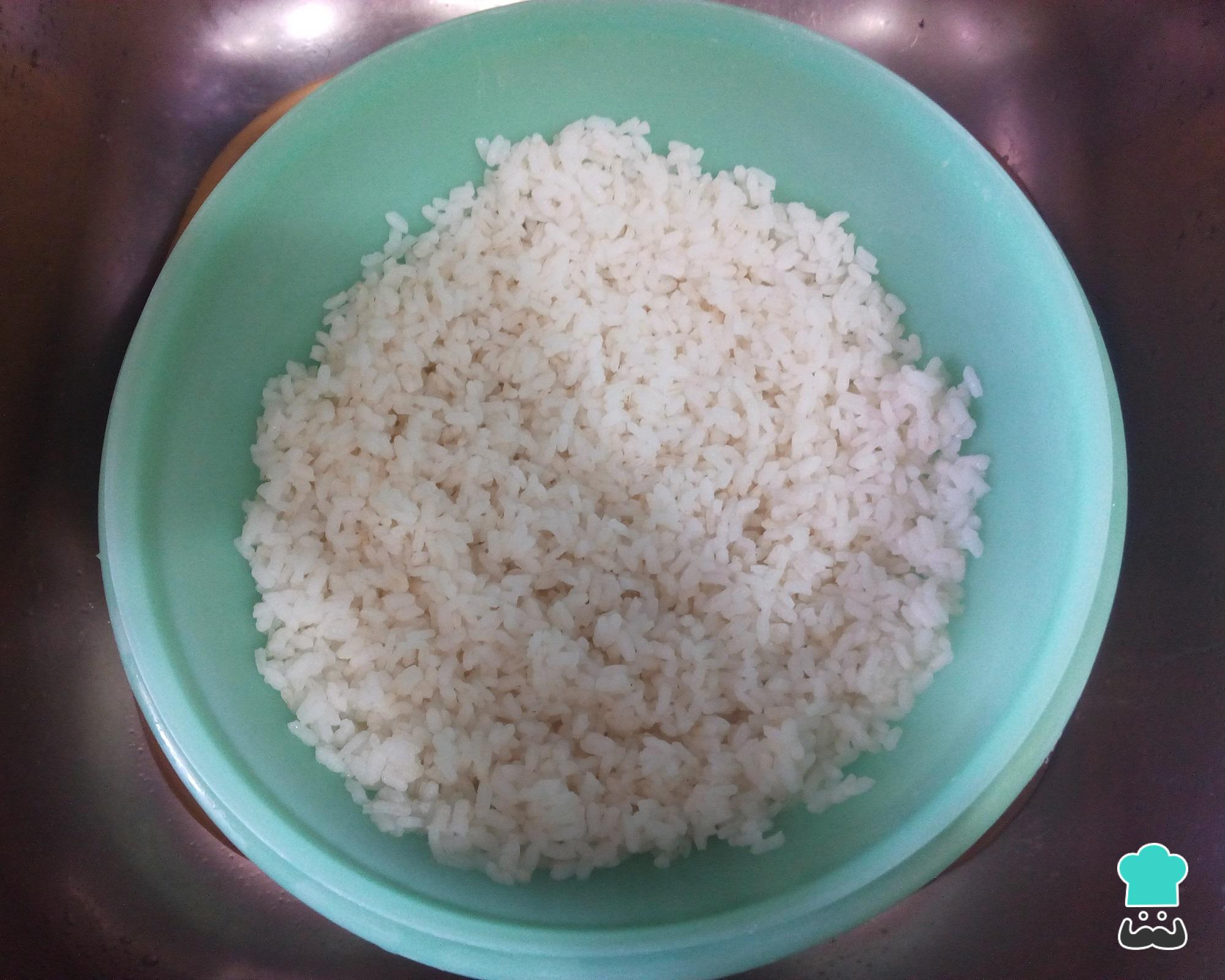 Bolo de arroz cru SEM TRIGO bem fofinho - sem glúten e sem lactose! Bolo de arroz cru SEM TRIGO bem fofinho - sem glúten e sem lactose!