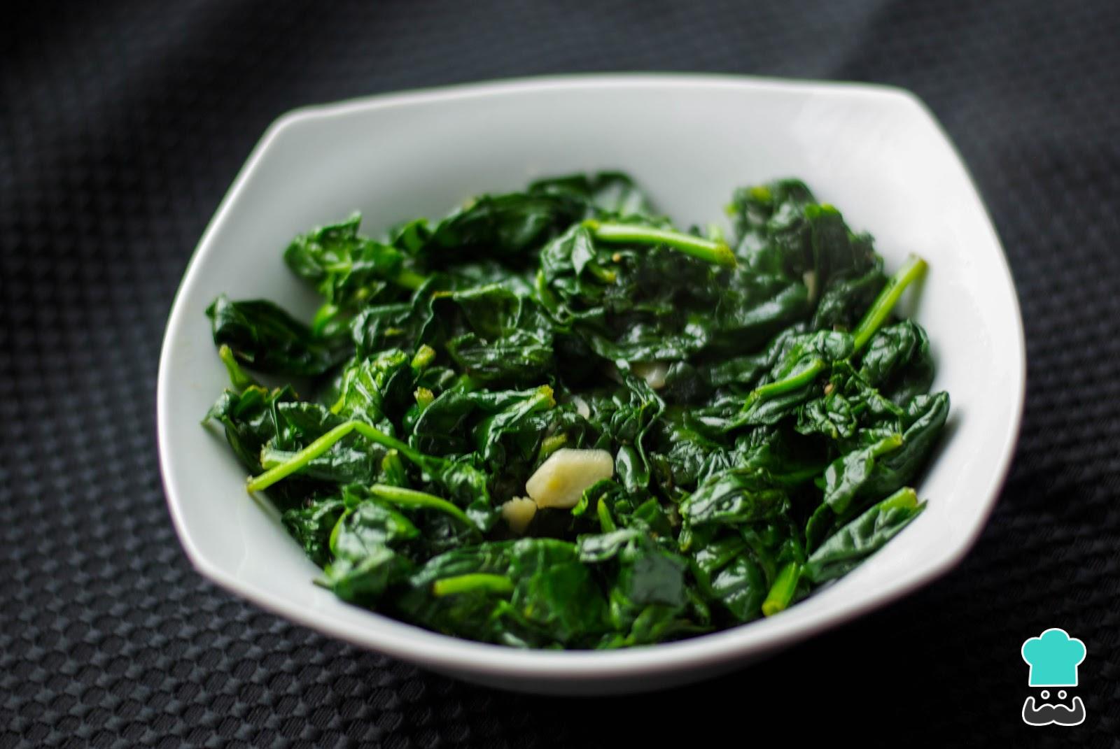 Espinafre refogado - Fácil