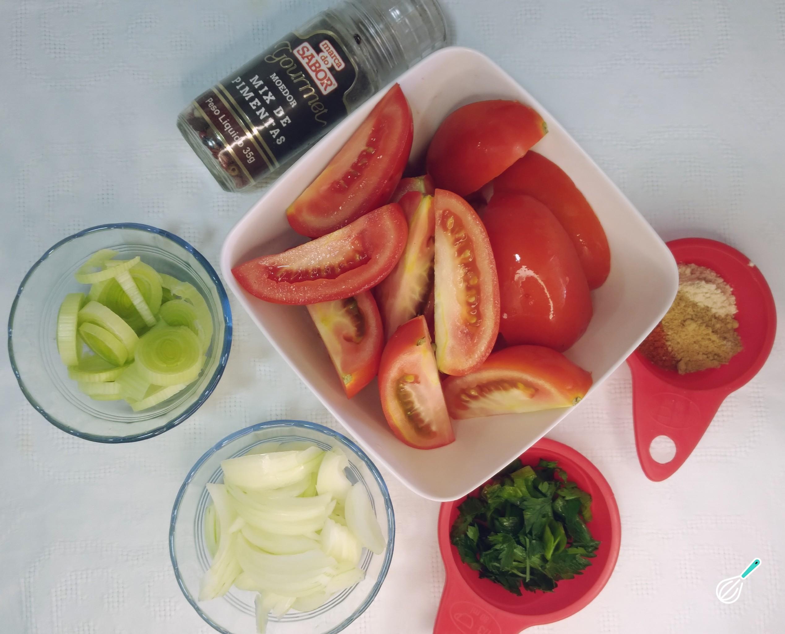 Sopa De Tomate Assado Saborosa E Nutritiva