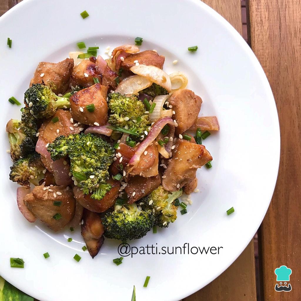 Frango Com Brócolis No Forno Ao Molho Oriental