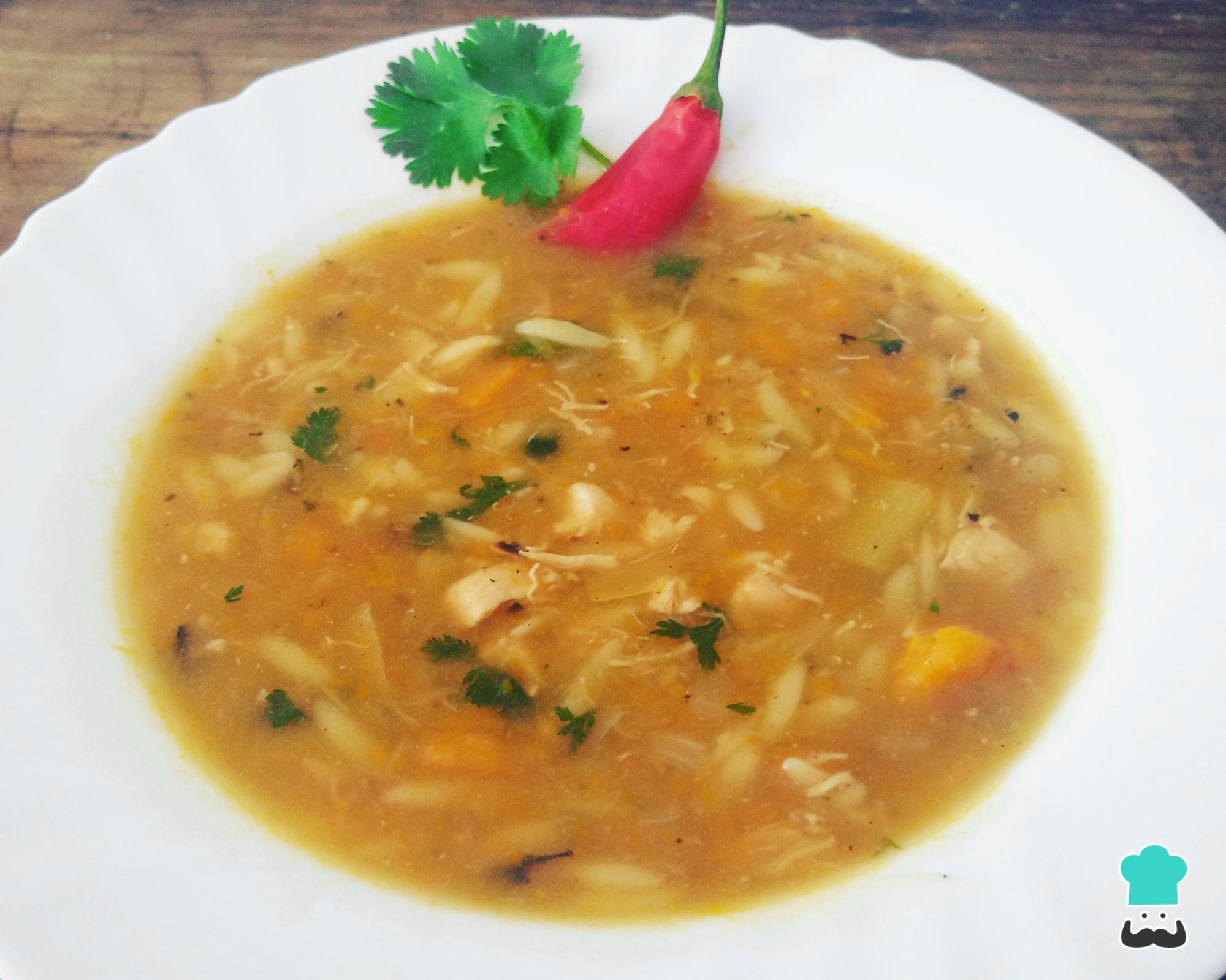 Sopa De Risoni Com Frango E Legumes Leve E Nutritiva
