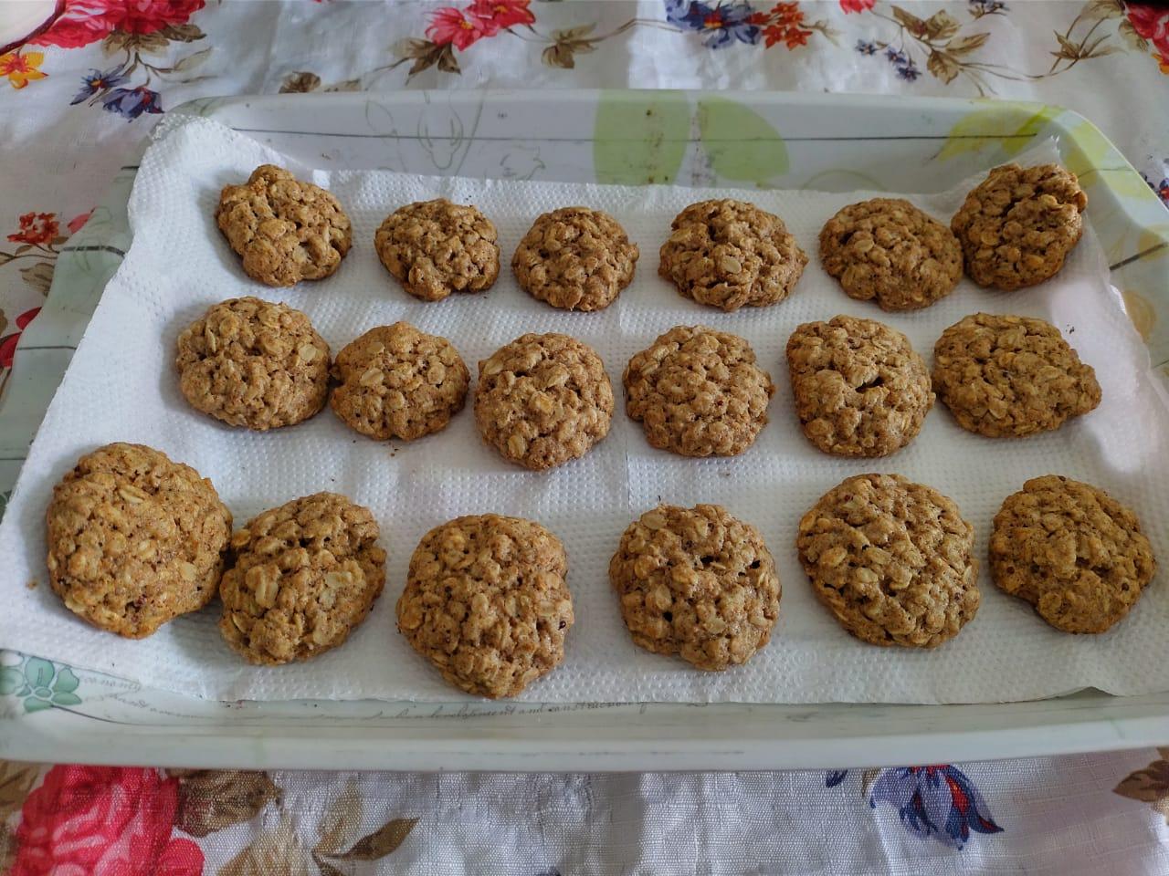 Biscoitos de aveia FÁCEIS E RÁPIDOS - prontos em 15 minutos!
